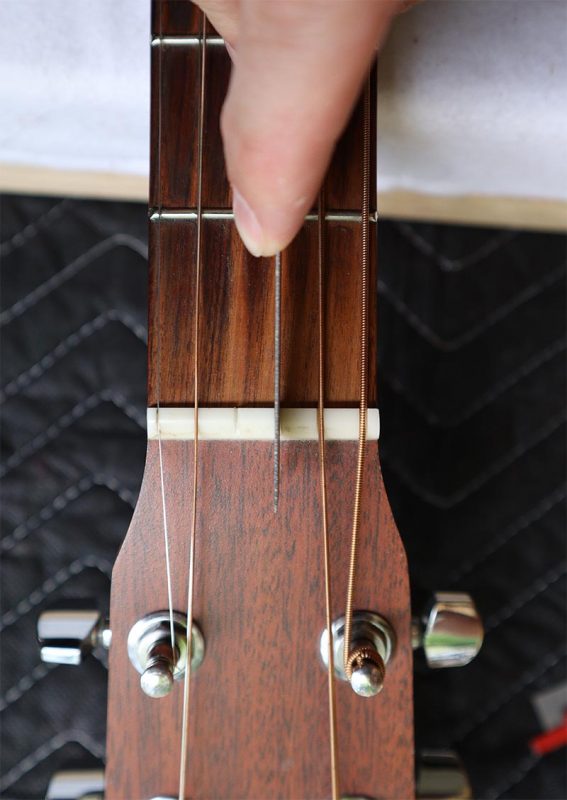 TGP: » Correctly Fix Guitar String Nut Binding